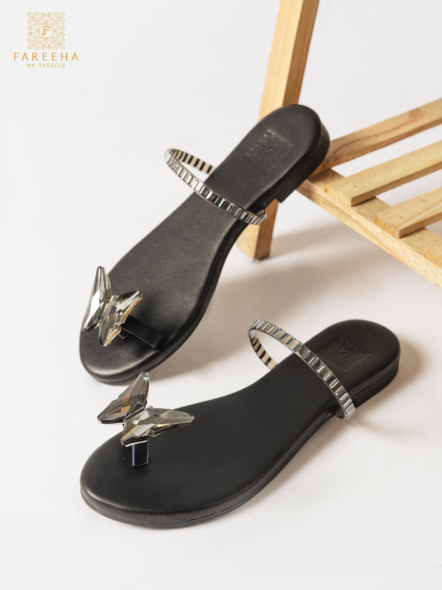 Musavvira SE-133 Women Kolhapuri Chappal | Fareeha by Tassels ...
