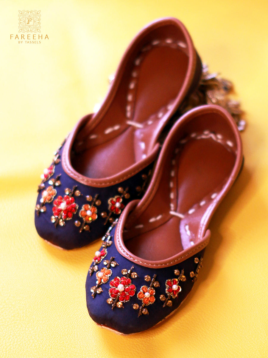 Shop Iris Girls Khussa Shoes | Fareeha by Tassels – FareehaByTassels